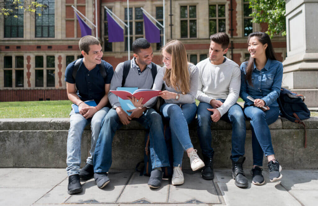 Erfolgreich im Ausland studieren – 7 Tipps | UNIMAG